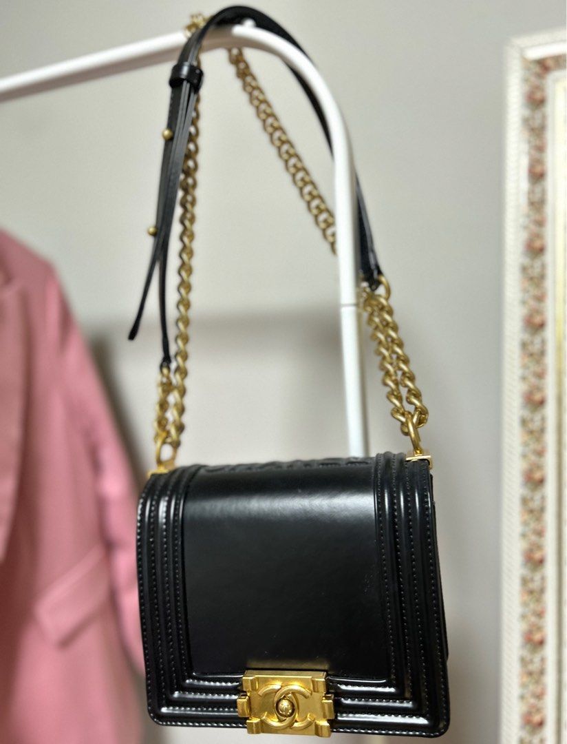Black bag w Gold chain, Women's Fashion, Bags & Wallets, Shoulder Bags ...