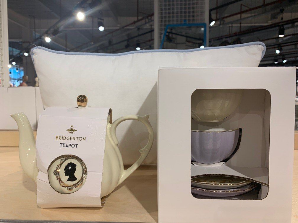 Netflix Bridgerton Teapot & Tea cups Set, Furniture & Home Living ...