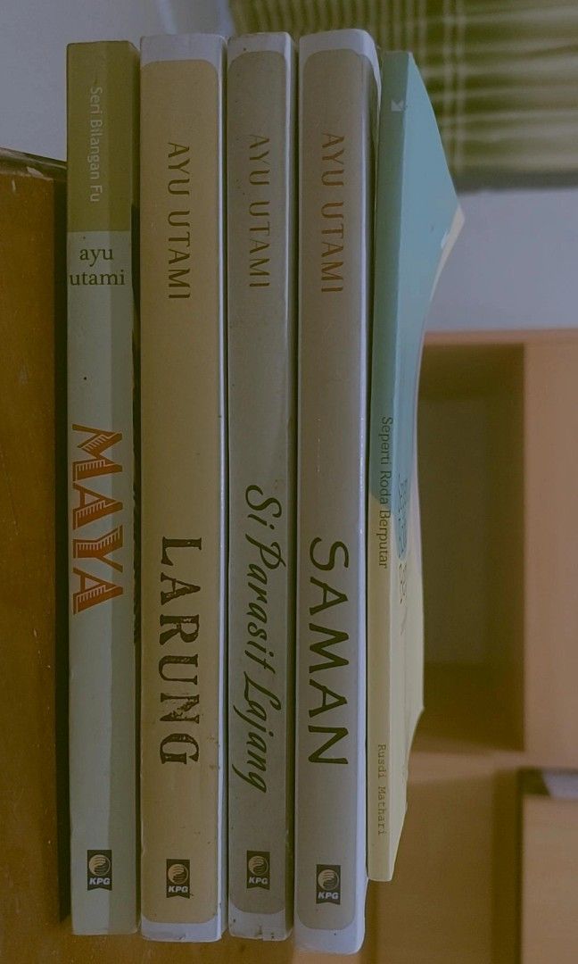 Buku Ayu Utami - Larung, Saman, Siparasit Lajang, Maya, Buku & Alat ...