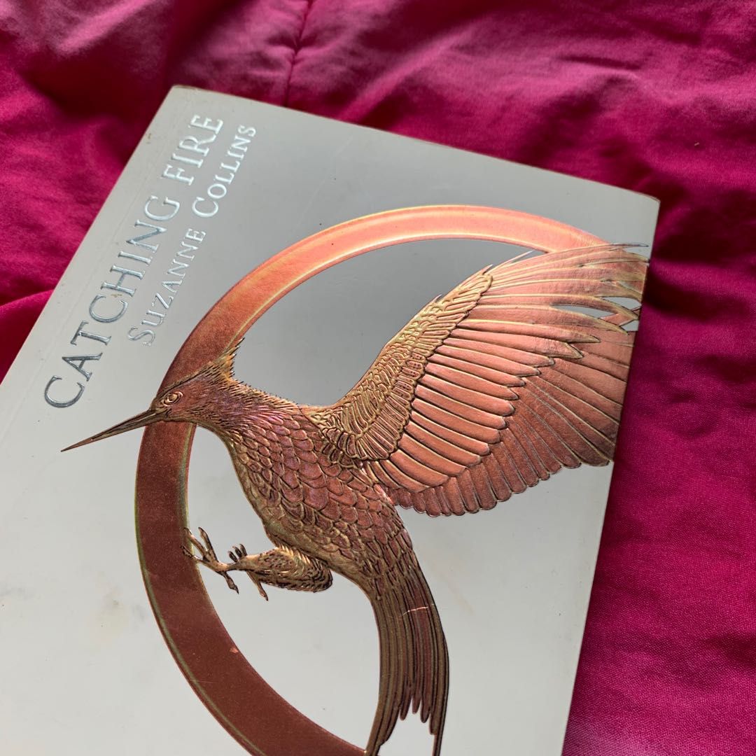 Catching Fire The Hunger Games Suzanne Collins - Novel YA Dystopia ...