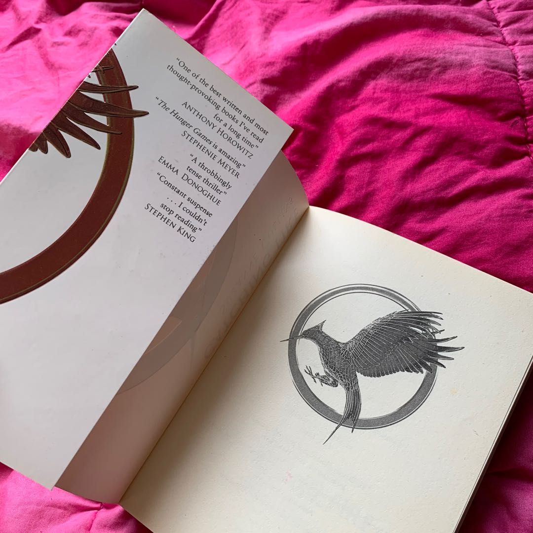 Catching Fire The Hunger Games Suzanne Collins - Novel YA Dystopia ...