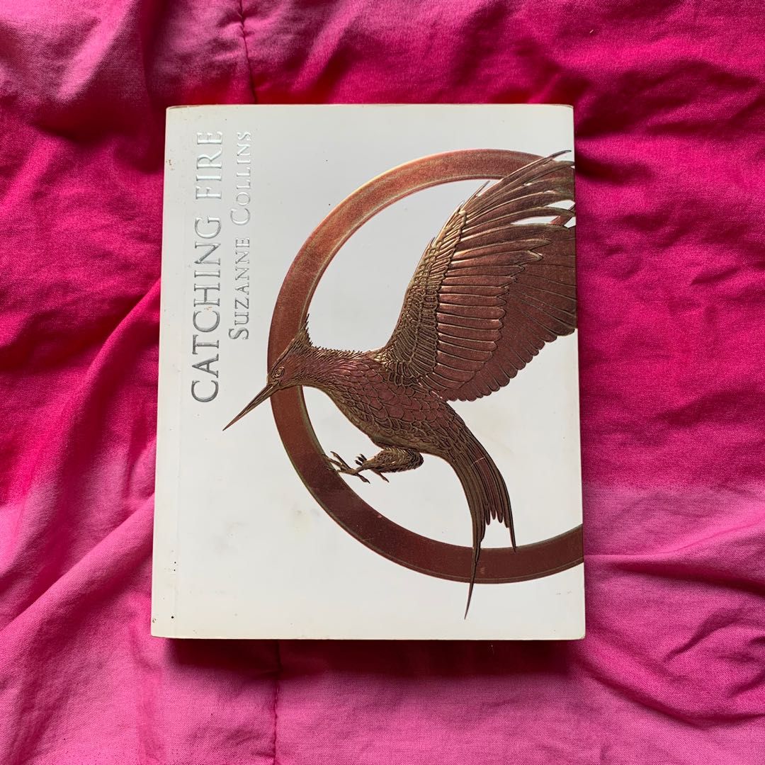 Catching Fire The Hunger Games Suzanne Collins - Novel YA Dystopia ...