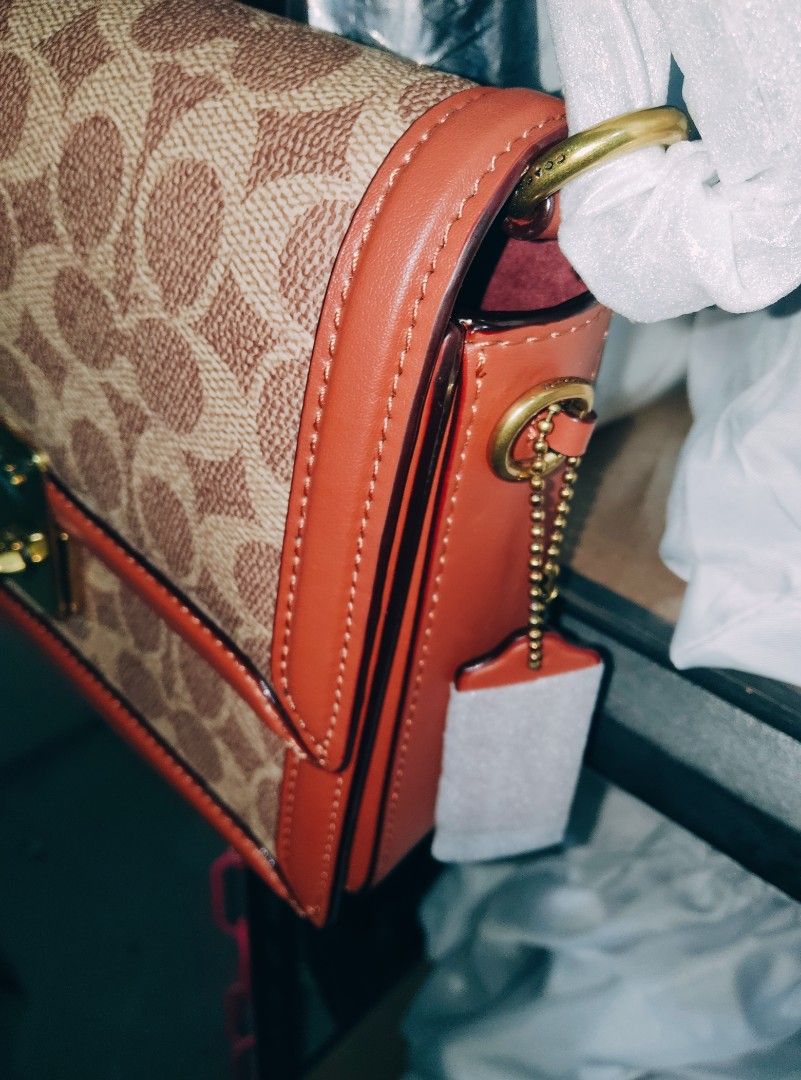 Coach hutton, Luxury, Bags & Wallets on Carousell