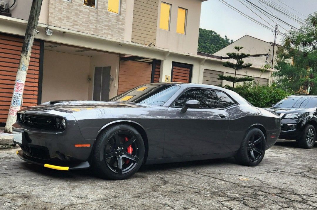 Dodge Challenger SRT 6.4 Hemi Low ODO Full Casa Maintained Auto on ...