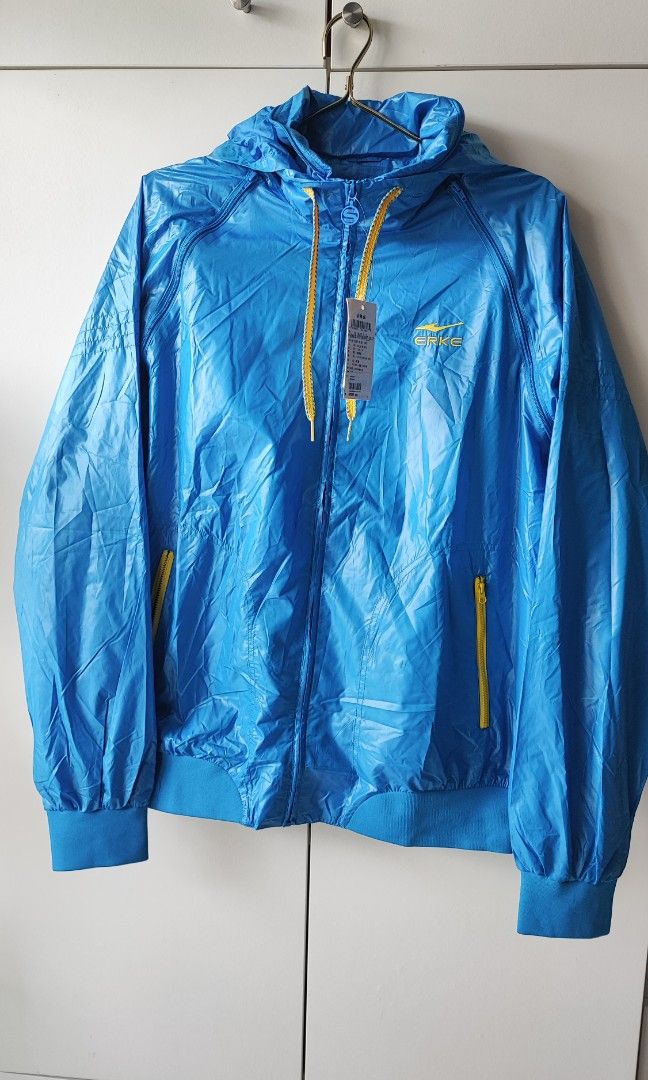 ERKE nylon detachable sleeve jacket, Men's Fashion, Activewear on Carousell