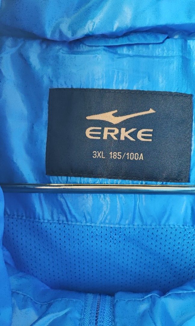 ERKE nylon detachable sleeve jacket, Men's Fashion, Activewear on Carousell