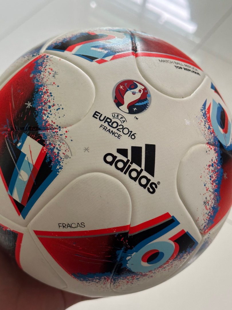 Euro2016 official Match ball competition final France Fracas, Sports ...