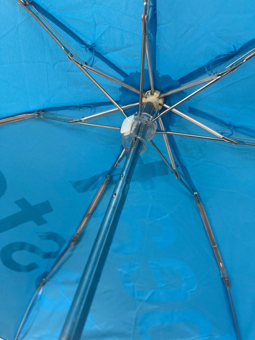 Garmin 縮骨雨遮 摺傘 ｜ Garmin foldable umbrella, 興趣及遊戲, 旅行, 旅遊 - 雨傘 - Carousell