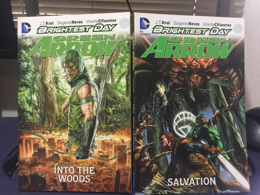 Green Arrow: Brightest Day TPB set, Hobbies & Toys, Books & Magazines ...