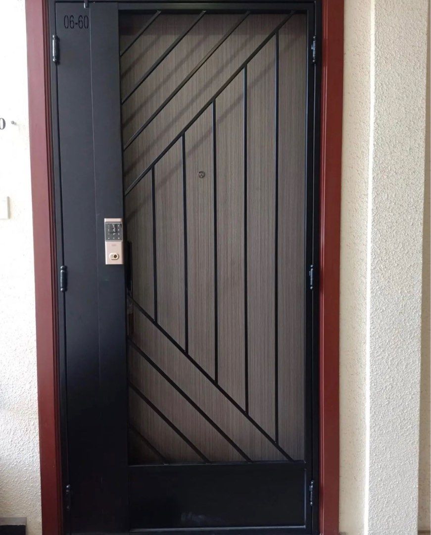 HDB Mild steel gate whats-91486394 Doris, Babies & Kids, Baby Nursery ...