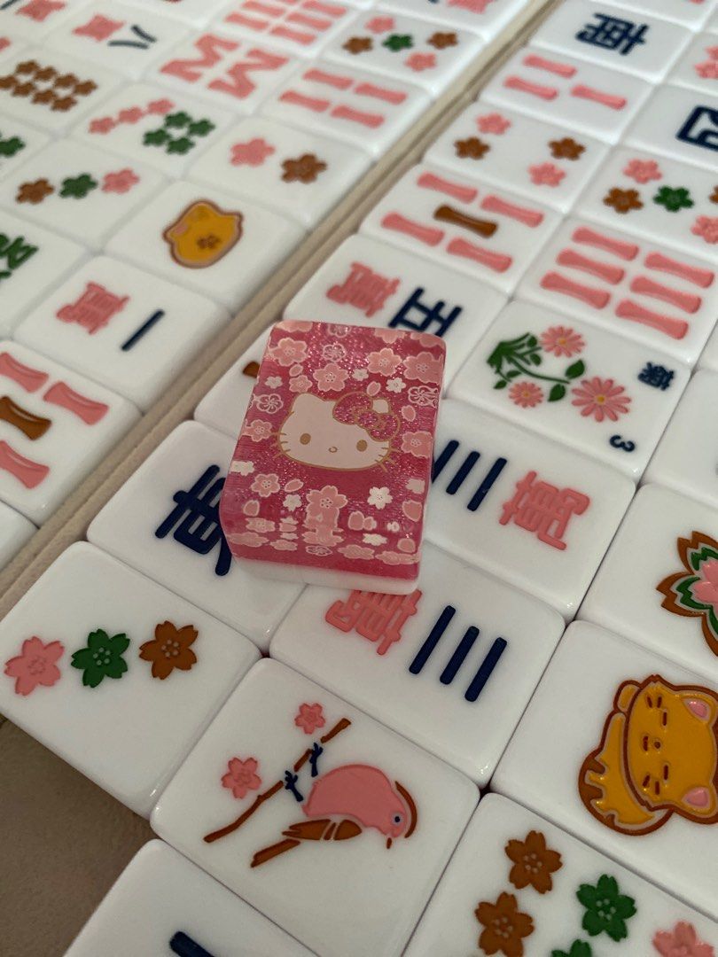 Sanrio Hello Kitty sakura Mahjong set, Hobbies & Toys, Toys & Games on ...