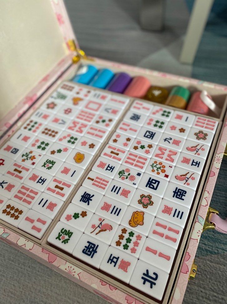 Sanrio Hello Kitty sakura Mahjong set, Hobbies & Toys, Toys & Games on ...