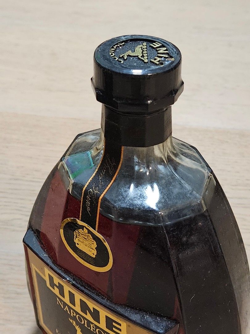 Hine Napoleon Extra Vielle Fine Cognac 700ml, 嘢食 & 嘢飲, 酒精飲料 - Carousell