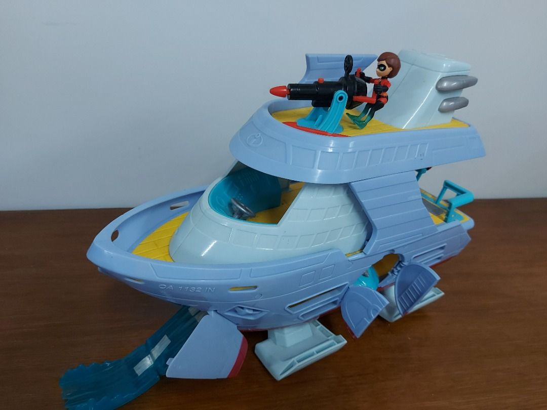 Incredibles 2: "Junior Supers" Hydroliner Playset, Hobbies & Toys, Toys ...