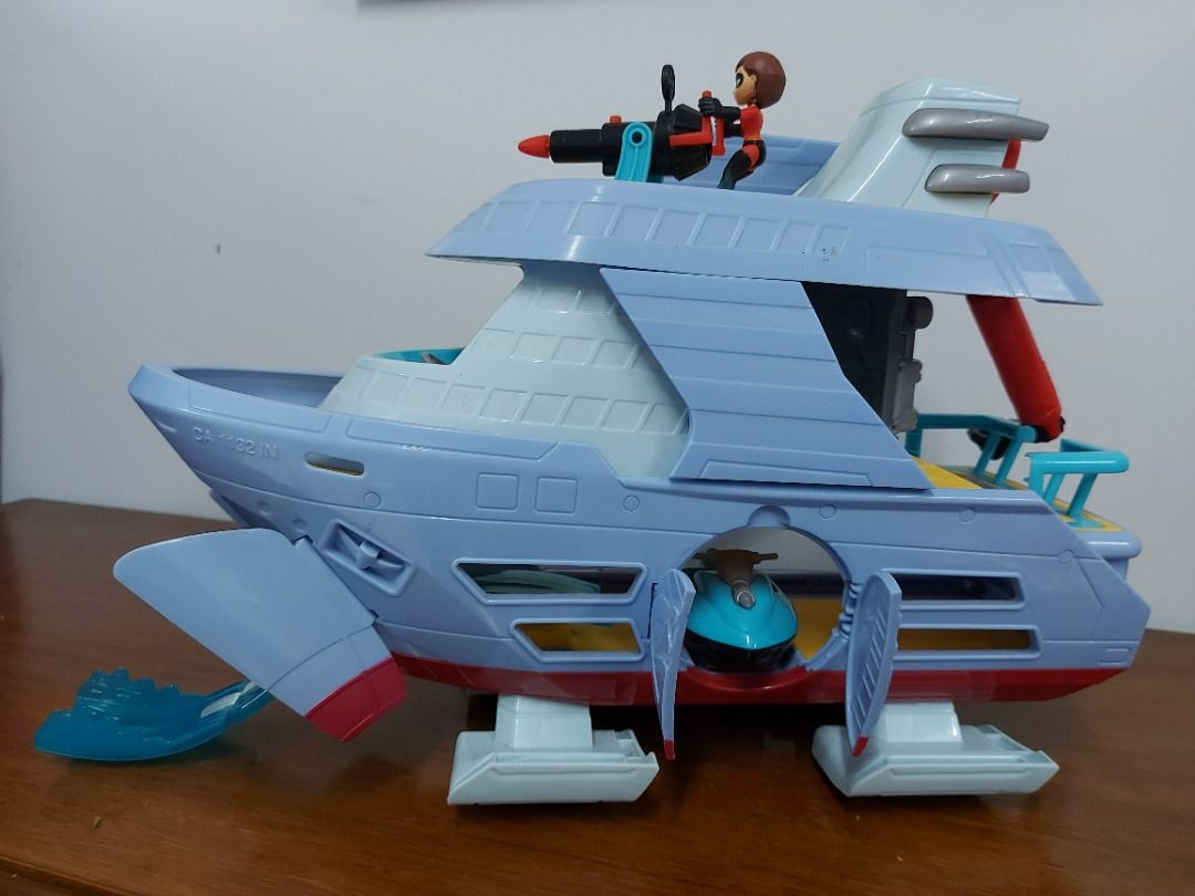Incredibles 2: "Junior Supers" Hydroliner Playset, Hobbies & Toys, Toys ...
