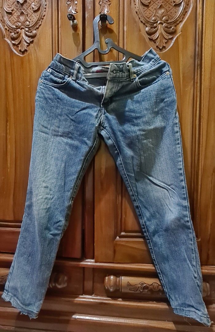 Jeans Blel, Fesyen Wanita, Pakaian Wanita, Bawahan di Carousell