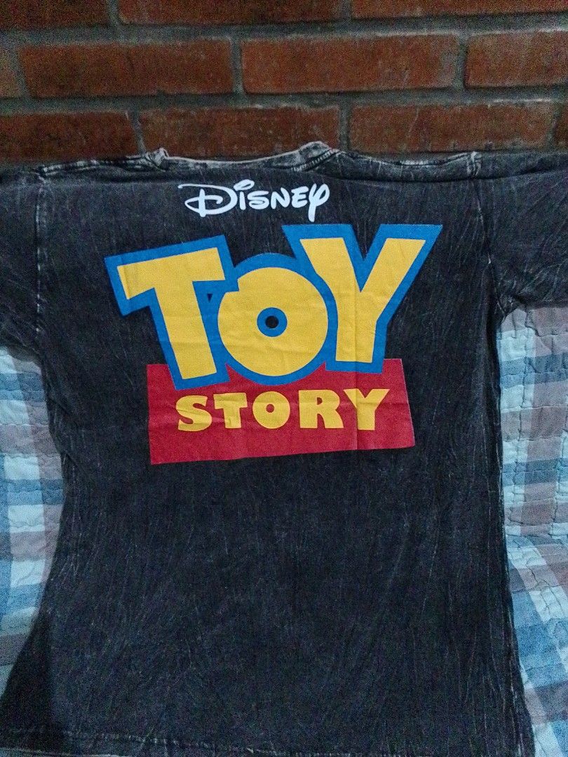 Kaos toy story washed, Fesyen Pria, Pakaian , Atasan di Carousell