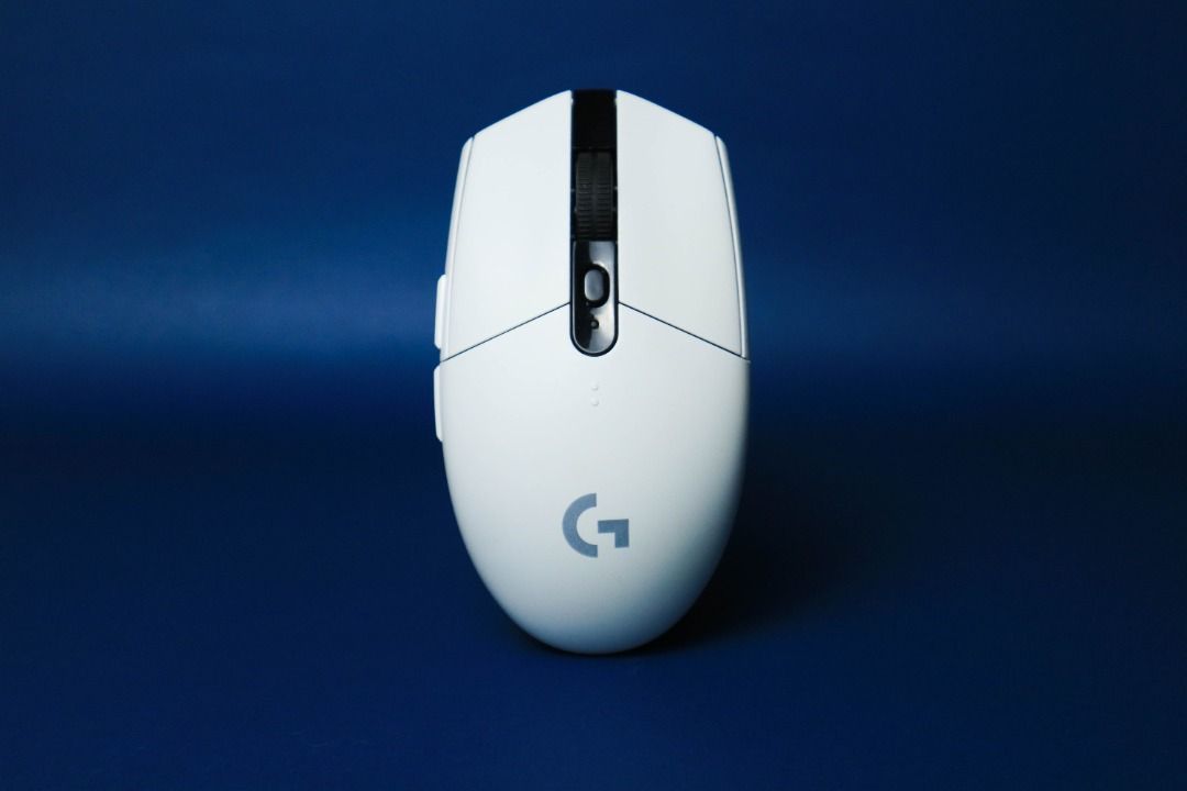 Logitech G304 Lightspeed Wireless Gaming Mouse on Carousell