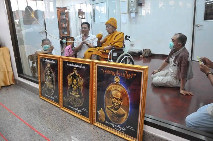 Lp Koon Sema Leuan Samanasak Thai Amulet, Hobbies & Toys, Memorabilia ...