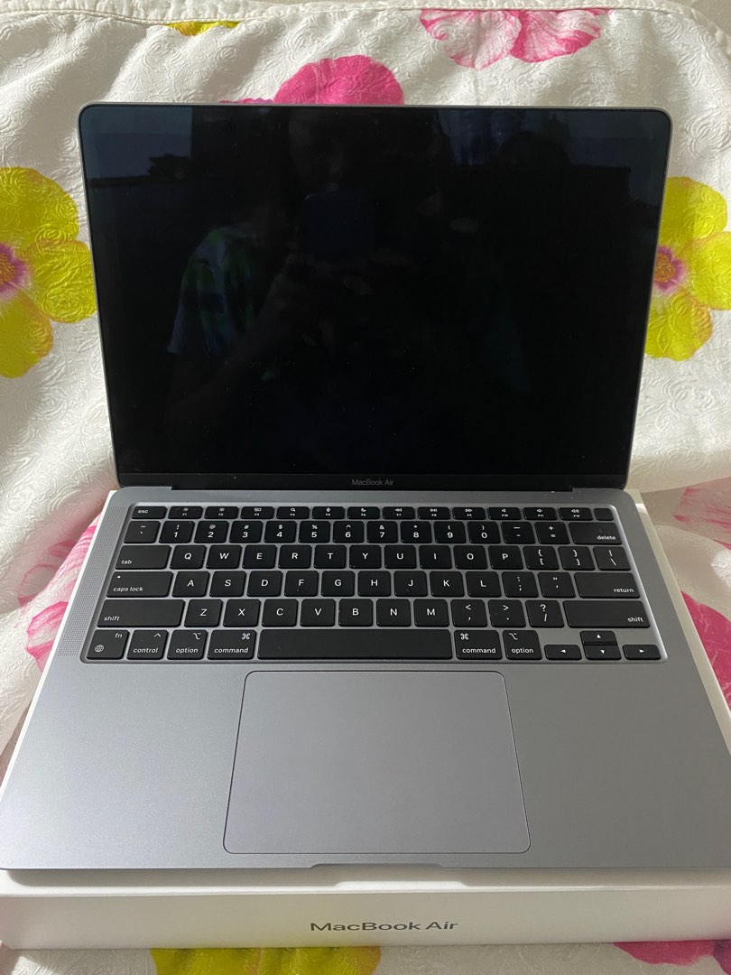 Macbook M1 2020 256GB (Like New!) on Carousell
