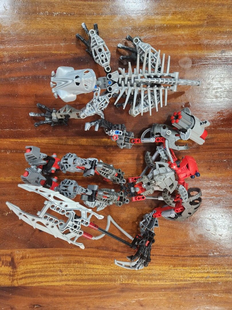 Maxilos and spinax, Hobbies & Toys, Toys & Games on Carousell