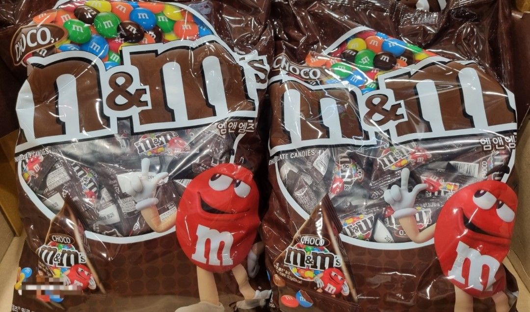 M&Ms Pyramid Milk 945g, Food & Drinks, Packaged & Instant Food on Carousell