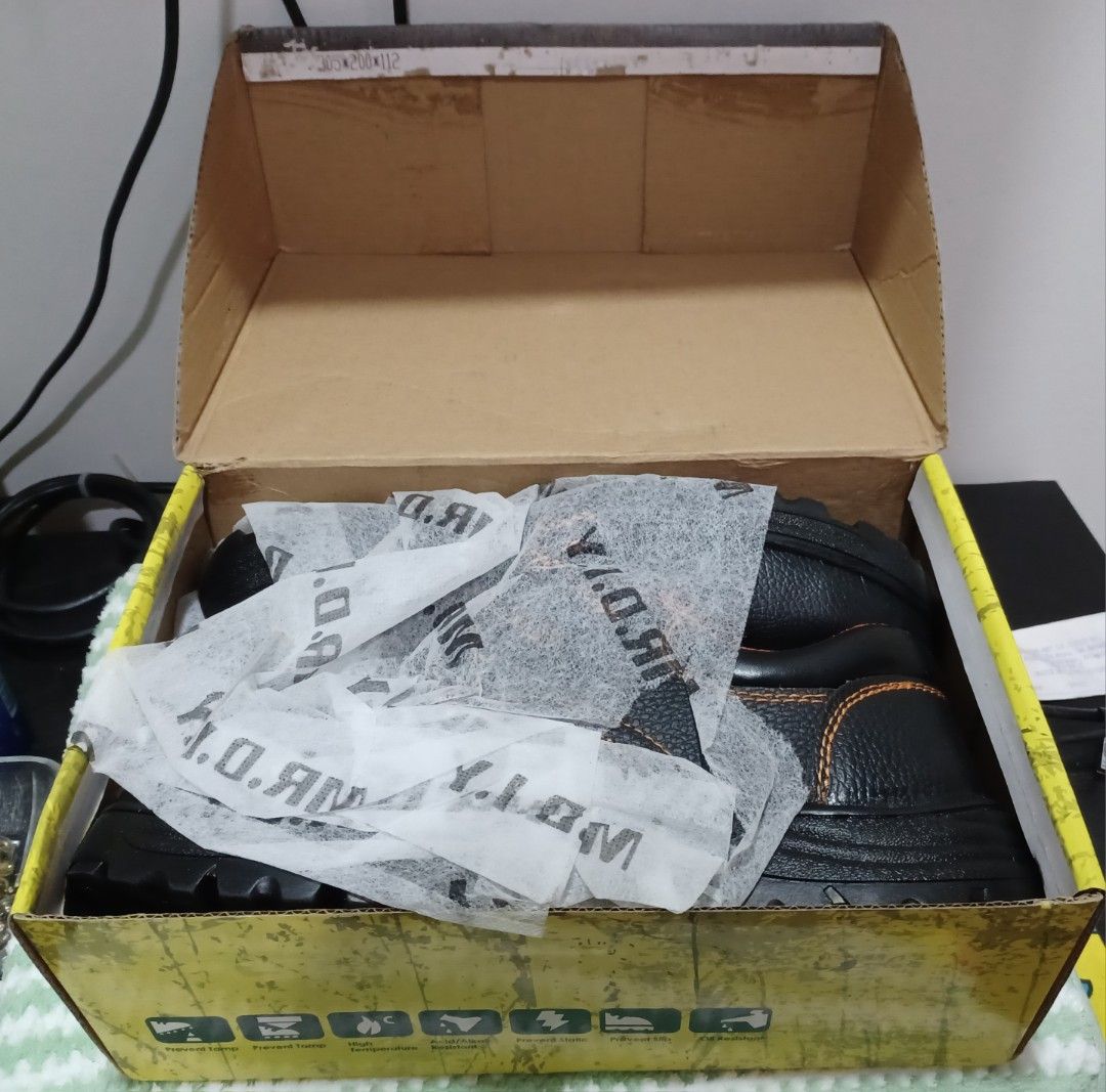 mr.diy steel toe cup safety shoes, Men's Fashion, Footwear, Boots on ...