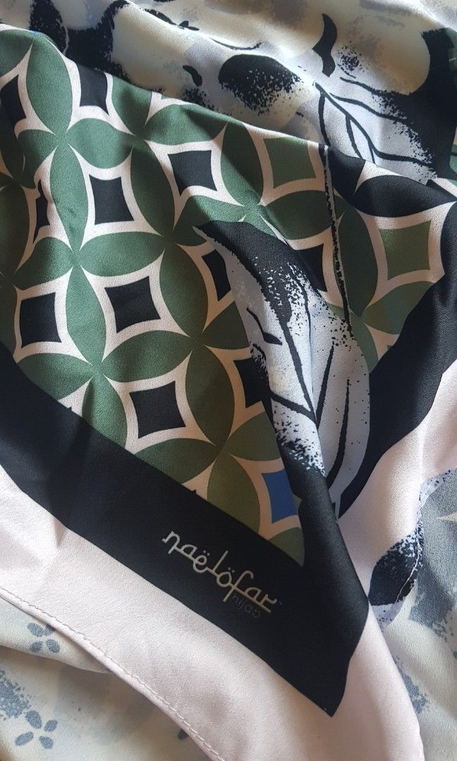 Neelofar Hijab FREE POS, Women's Fashion, Muslimah Fashion, Hijabs on ...