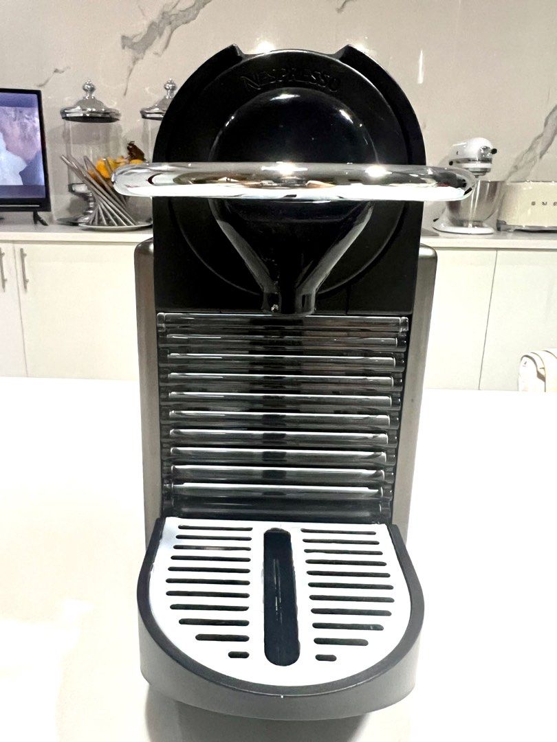Nespresso machine Pixie on Carousell
