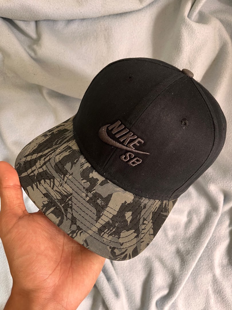 NIKE SB, Men's Fashion, Watches & Accessories, Cap & Hats on Carousell