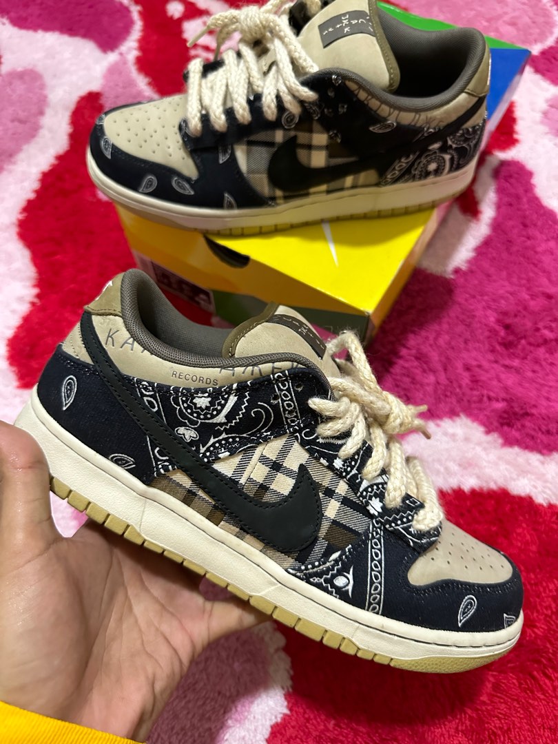 NIKE SB DUNK TRAVIS SCOTT, Men's Fashion, Footwear, Sneakers on Carousell