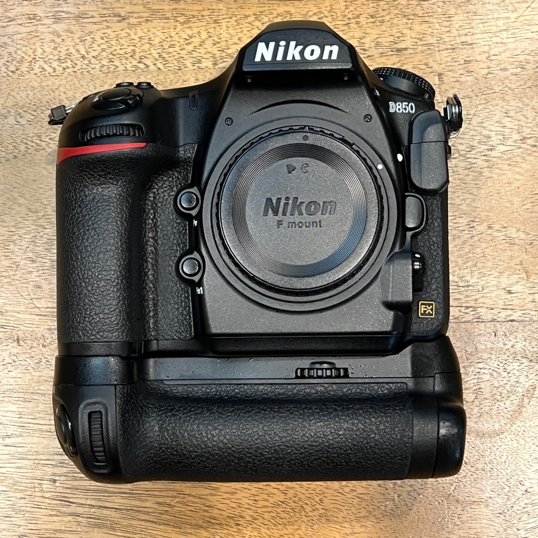 Nikon D850/ Battery Grip, Photography, Cameras on Carousell