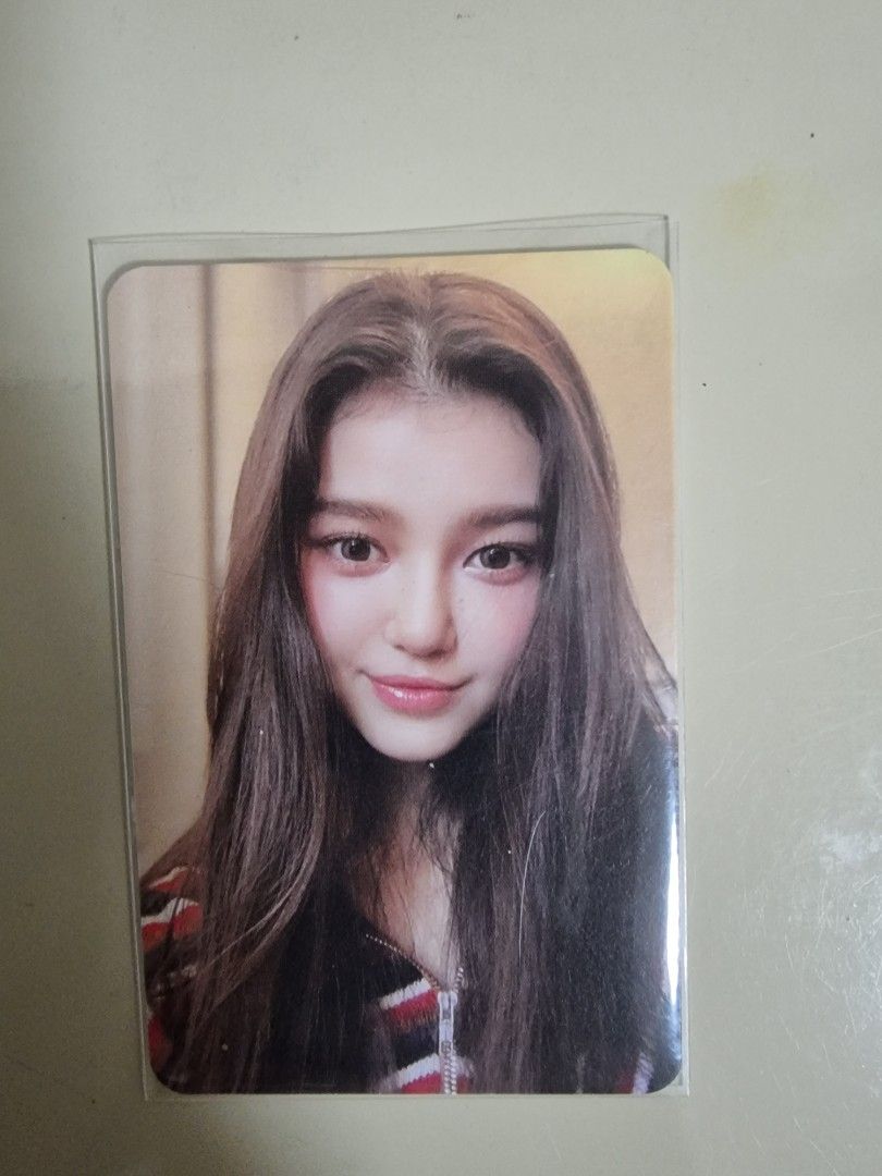 Official photocard Danielle New Jeans, K-Wave di Carousell