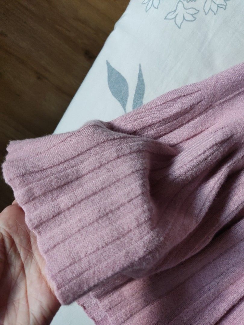 Pink soft Pleated Skirt, Women's Fashion, Bottoms, Skirts on Carousell