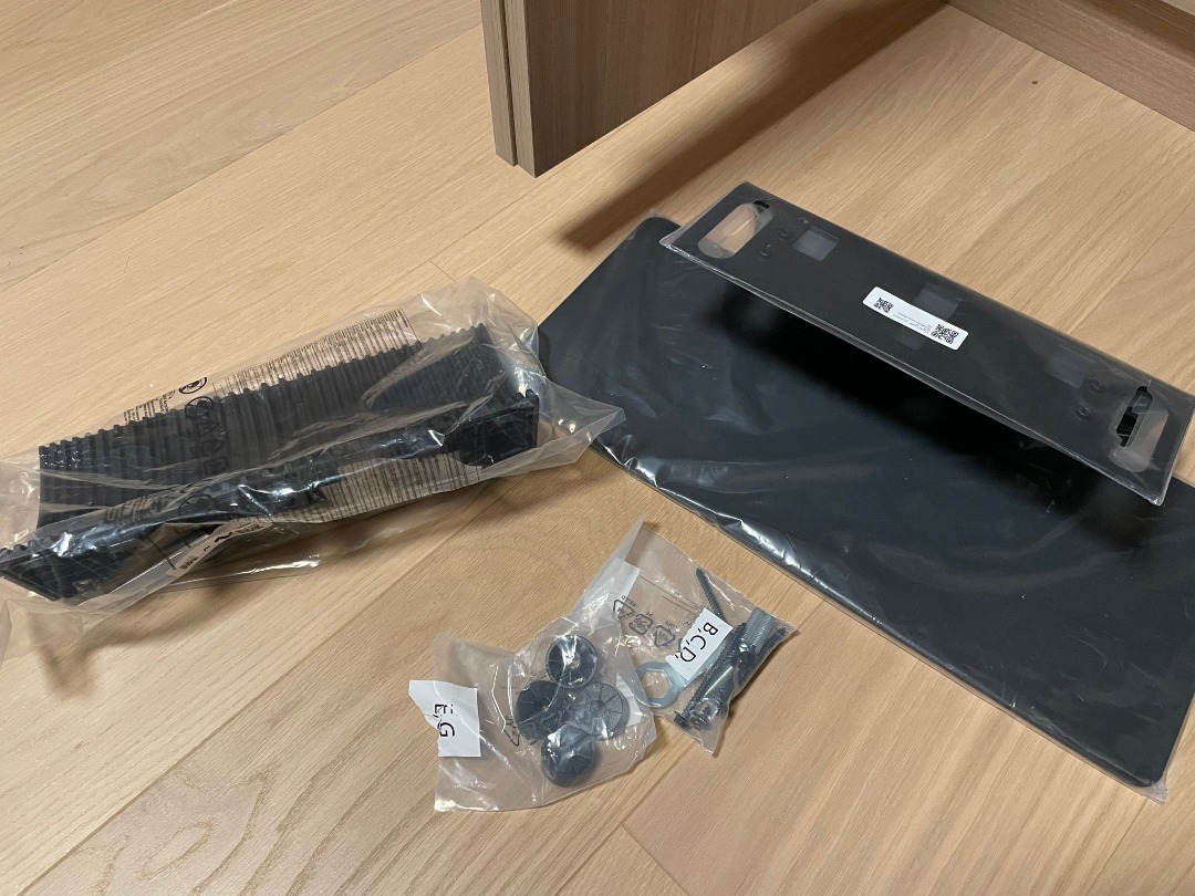 QN90B 50" SAMSUNG TV Stand 三星電視腳架(座枱架), 家庭電器, 電視 & 其他娛樂, 電視組件及配件 ...