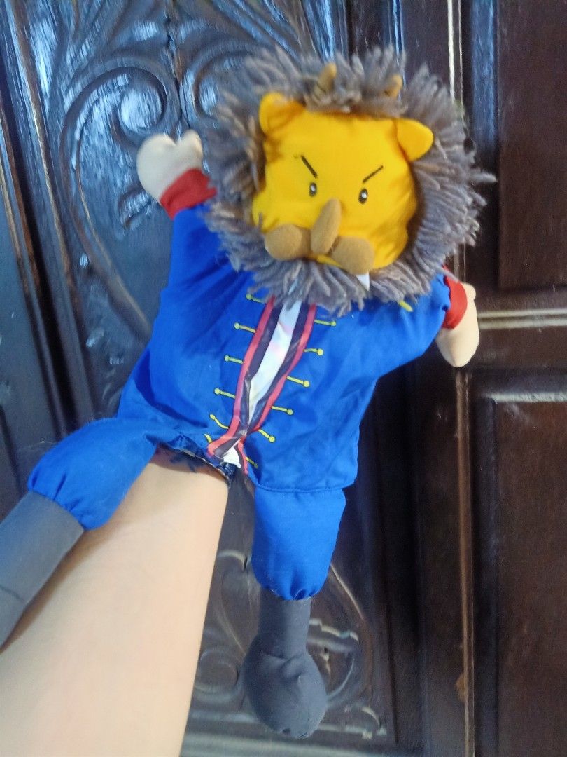REVERSIBLE PRINCE HUMAN HAND PUPPET / BEAST - LION PUPPET on Carousell