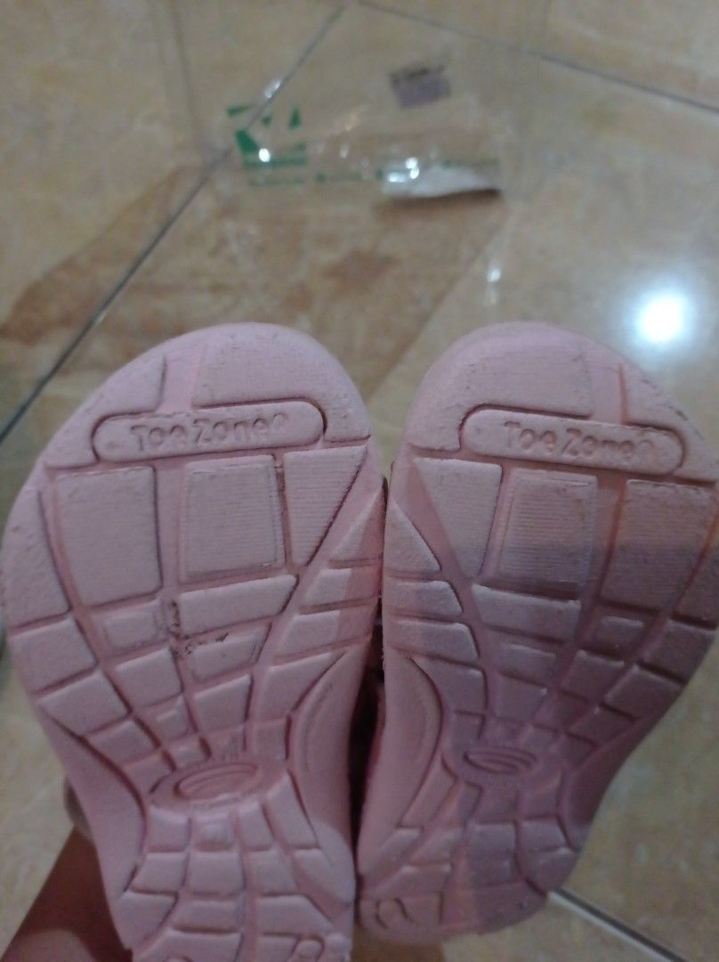 Set toe zone sendal dan shoes school, Bayi & Anak, Baju Anak Perempuan ...