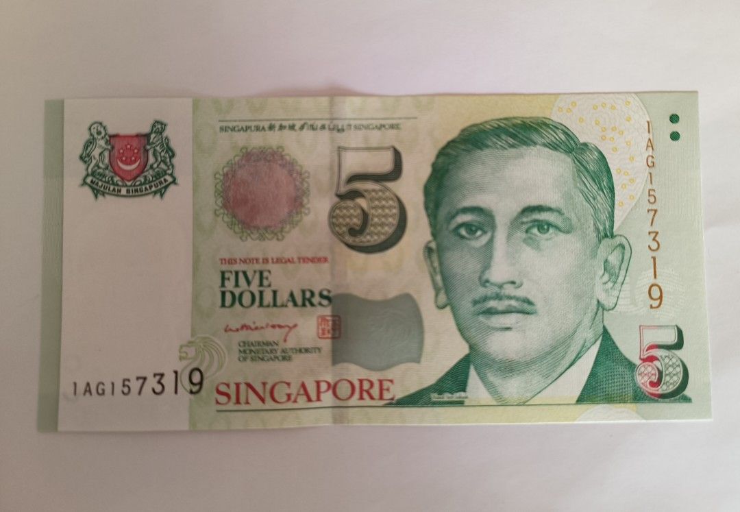 Singapore Portrait Currency Notes of $5, An UNC & EXTREMELY MINT Note ...