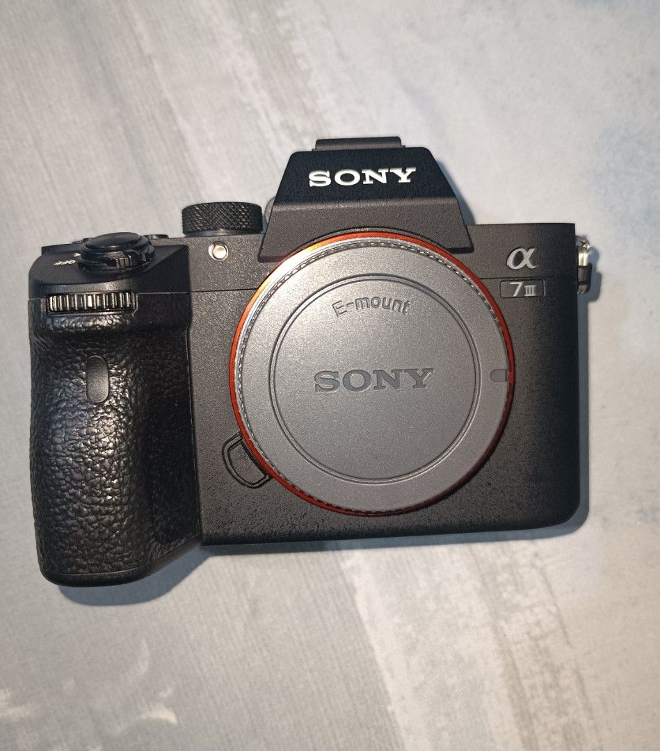 Sony A7iii with LOW shutter count 857 ONLY, Photography, Cameras on Carousell
