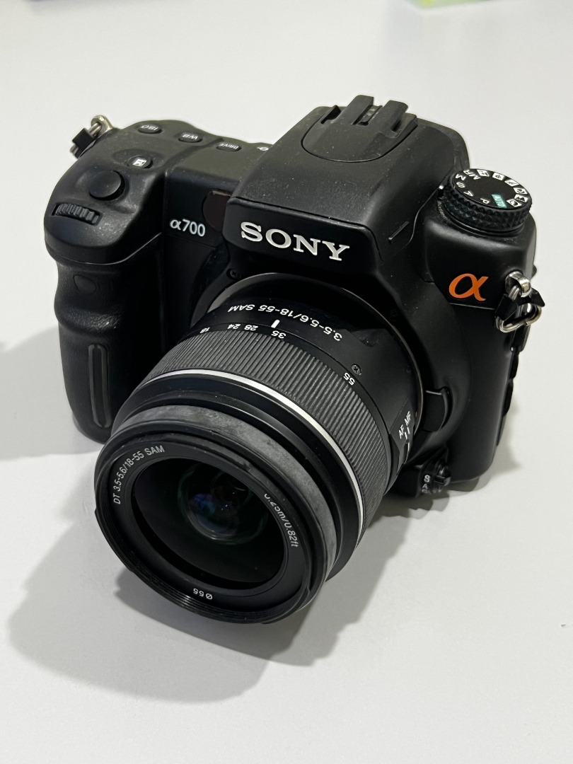 Sony Alpha A700 Professional with 18-55mm f3.5-5.6 SAM lens ...