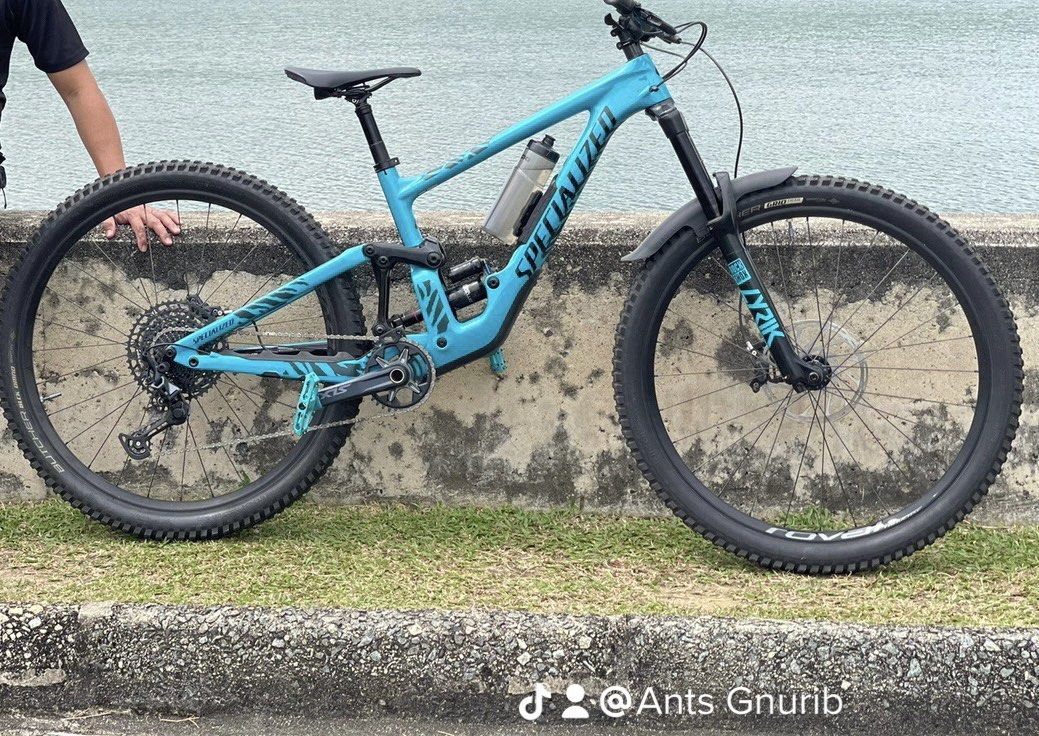 S2 Specialized Enduro Comp 2021, Sports Equipment, Bicycles & Parts ...