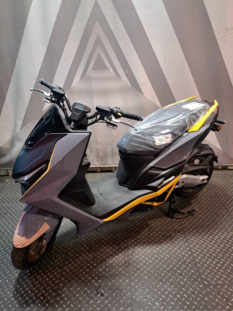 【新車】【全新好車】2022年 KYMCO 光陽 KRV 180 KRV180 機車 ABS TCS 雙碟, 機車, 新車在旋轉拍賣