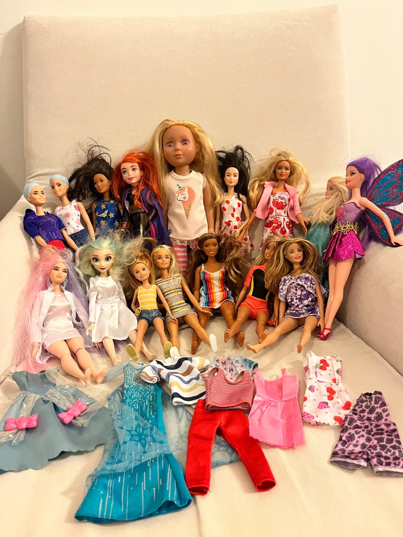 15 Barbies plus large doll, Hobbies & Toys, Toys & Games on Carousell