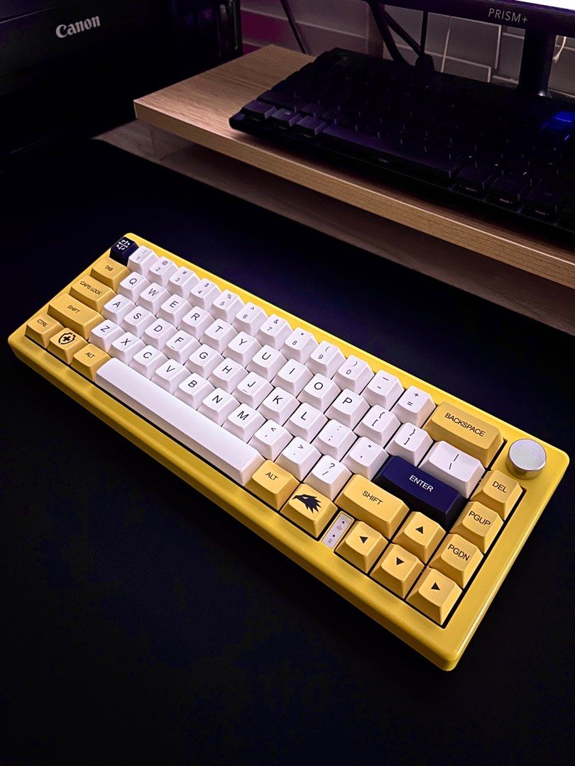 65% custom mechanical keyboard (white yellow black keycaps), Computers ...