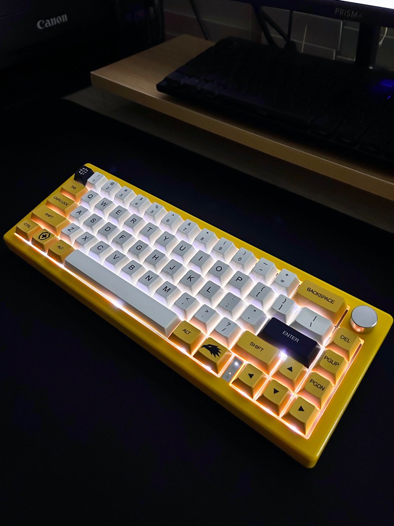 65% custom mechanical keyboard (white yellow black keycaps), Computers ...