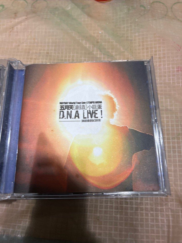 五月天 dna live cd/Dvd, Hobbies & Toys, Music & Media, CDs & DVDs on Carousell