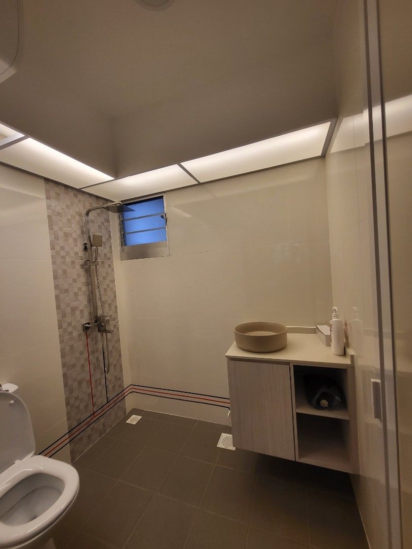 Acrylic box up bto toilet & t5 lights |Grabpaylater | Atome, Home ...