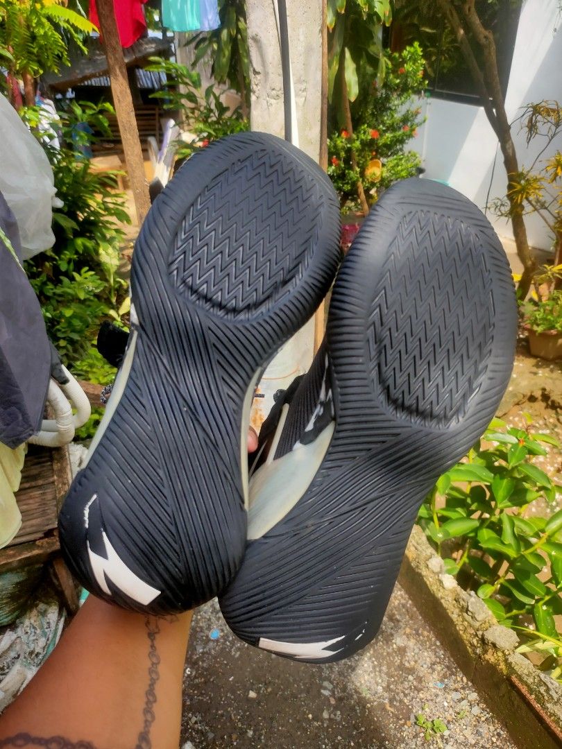 Anta klay Thompson shock the game 3 us8.5mens, Men's Fashion, Footwear, Sneakers on Carousell