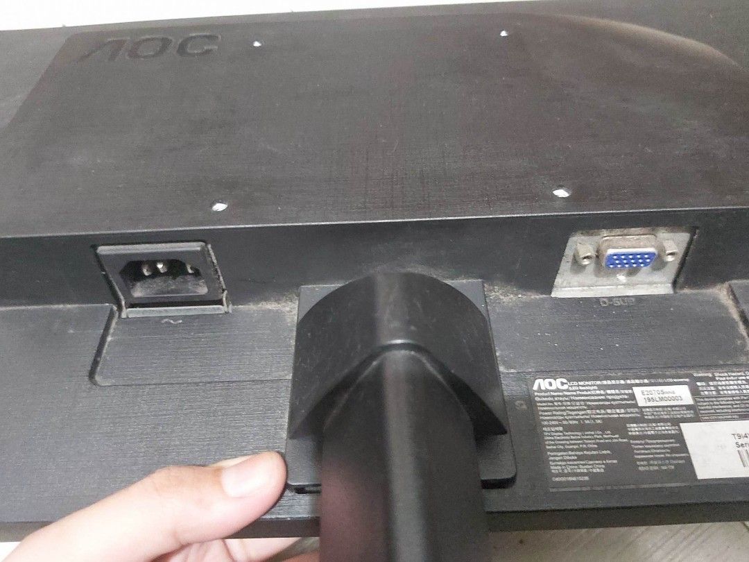 AOC 19.5 INCH MONITOR VGA AND POWER PORT, Computers & Tech, Desktops on ...