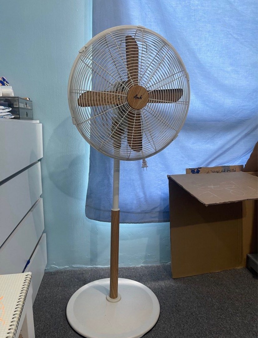 ASAHI RETRO WOODEN FAN GOOD AS NEW!! on Carousell